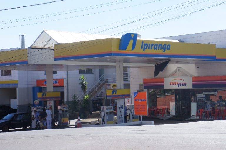 Rede de Postos Jacaré completa 10 anos de atividades em Jacarezinho - Tabajara Notícias